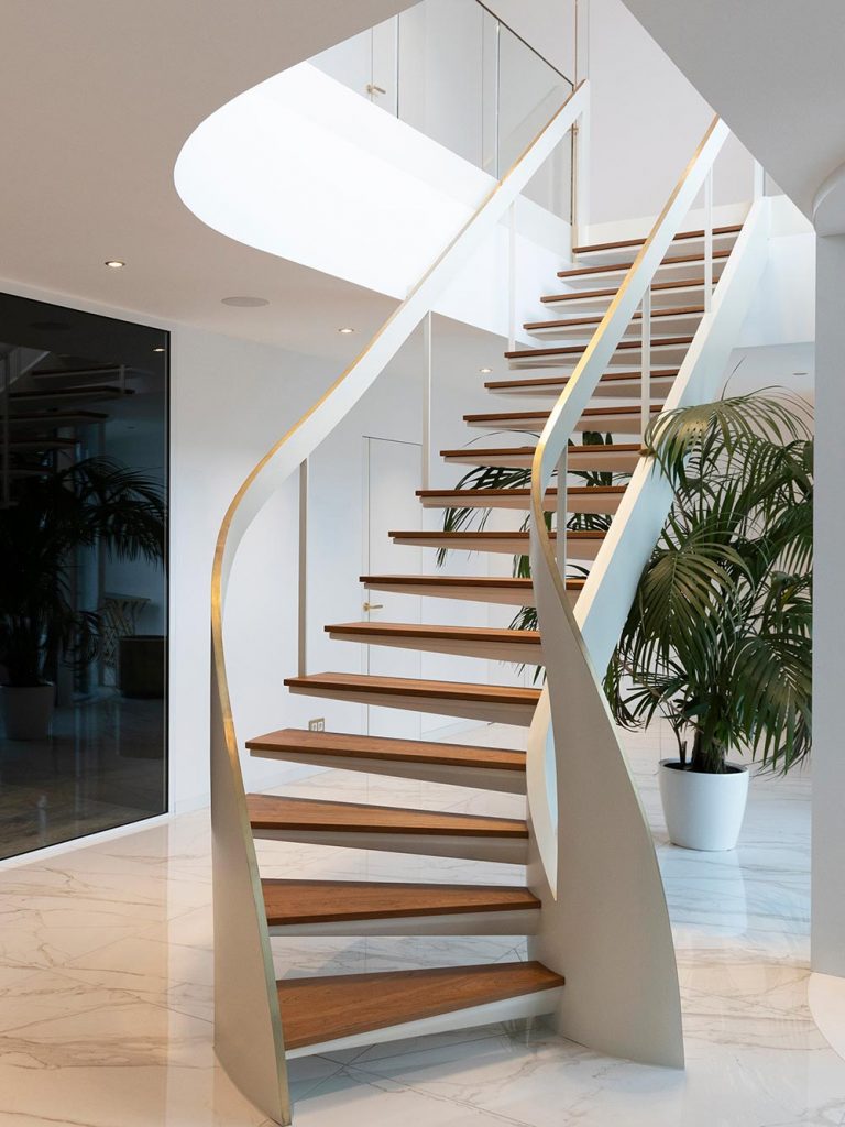 Stilvoller Designtreppe in hochkarätiger Villa | Nautilus Treppen